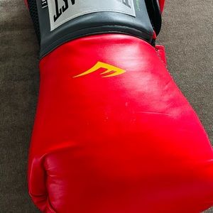 Everlast | Accessories | New Everlast 6 Oz Red Pro Style Training ...